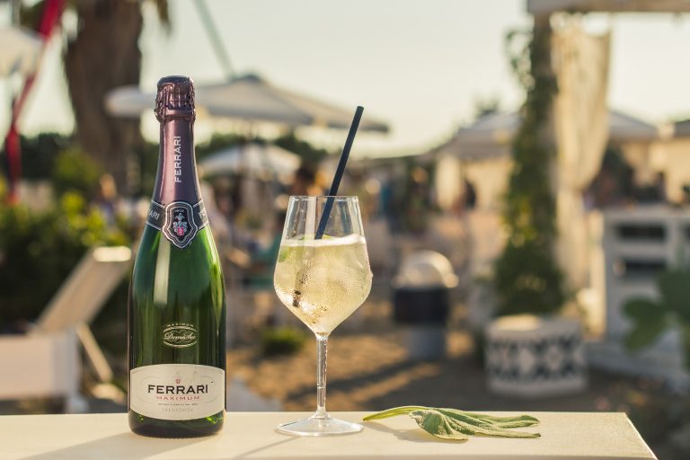 Ferrari presents… MaximICE, the new Summer cocktail! - Ferrari Trento